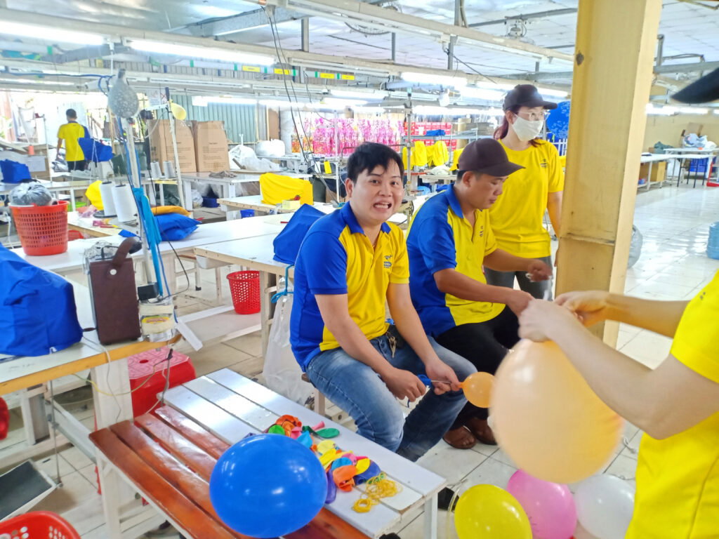 YEAR-END DELIVERY AND DECORATING FOR LUNAR NEW YEAR HOLIDAY AT DONY 2025