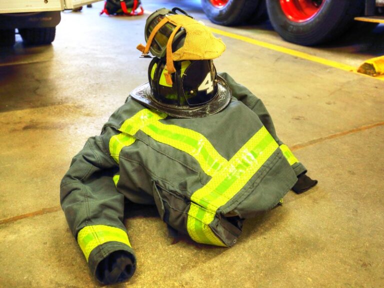 Top 9 Best Trends Ambulance / Paramedic Uniform Styles 2025