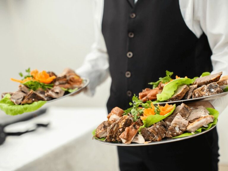 Top 9 Design Best Trends Wait Staff Uniform Styles 2025